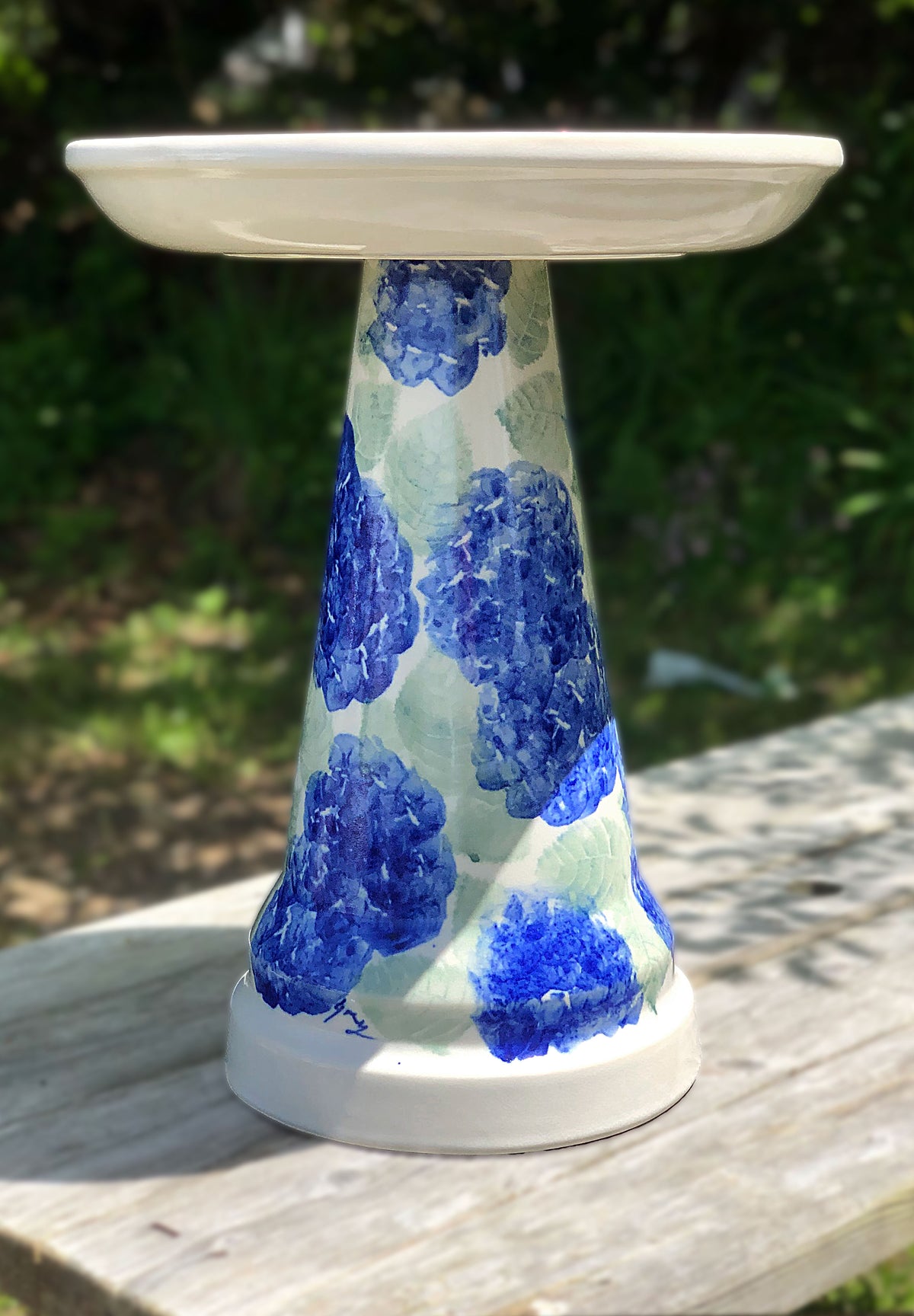 Bird Bath - Hydrangea – Chatham Pottery