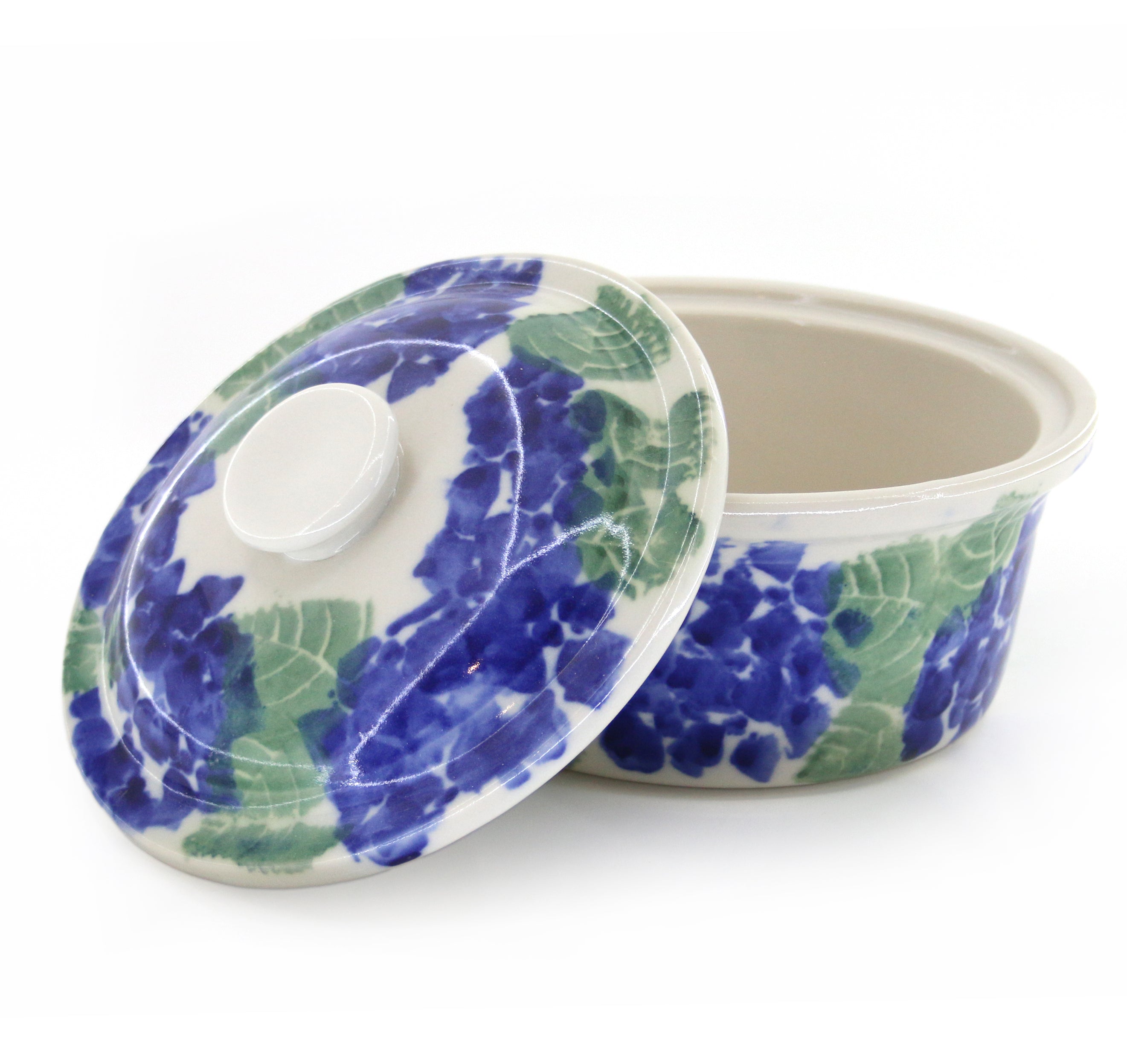 Covered Casserole - Hydrangea – Chatham Pottery